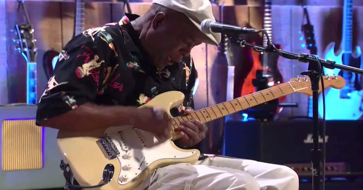 Incredible Performance of Damn Right I've Got the Blues by Buddy Guy