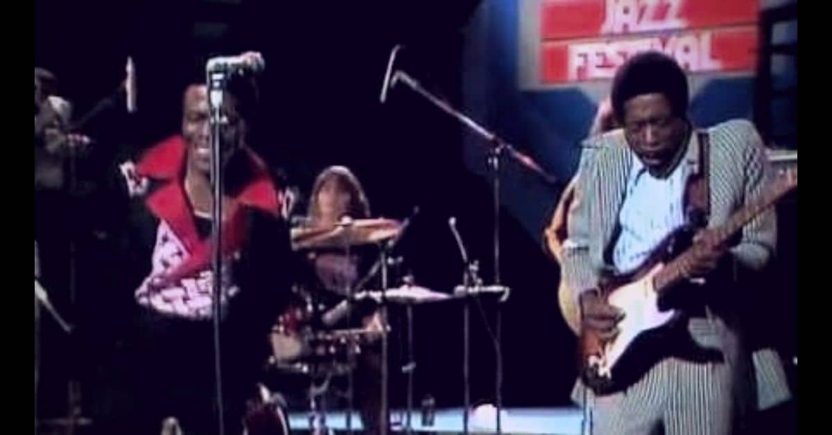 Phenomenal Live by Junior Wells & Buddy Guy - Messin' With The Kid