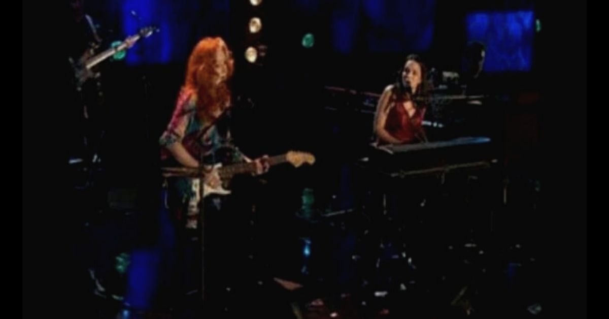 Bonnie Raitt & Norah Jones - Tennessee Waltz - Live