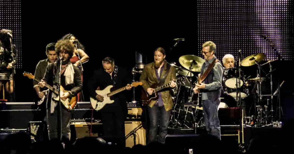 Eric Clapton, J. J. Cale, Derek Trucks, Bramhall II - Anyway The Wind ...